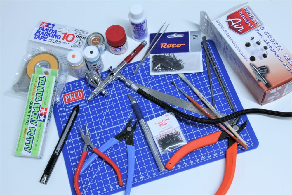 outillage pour maquettes.